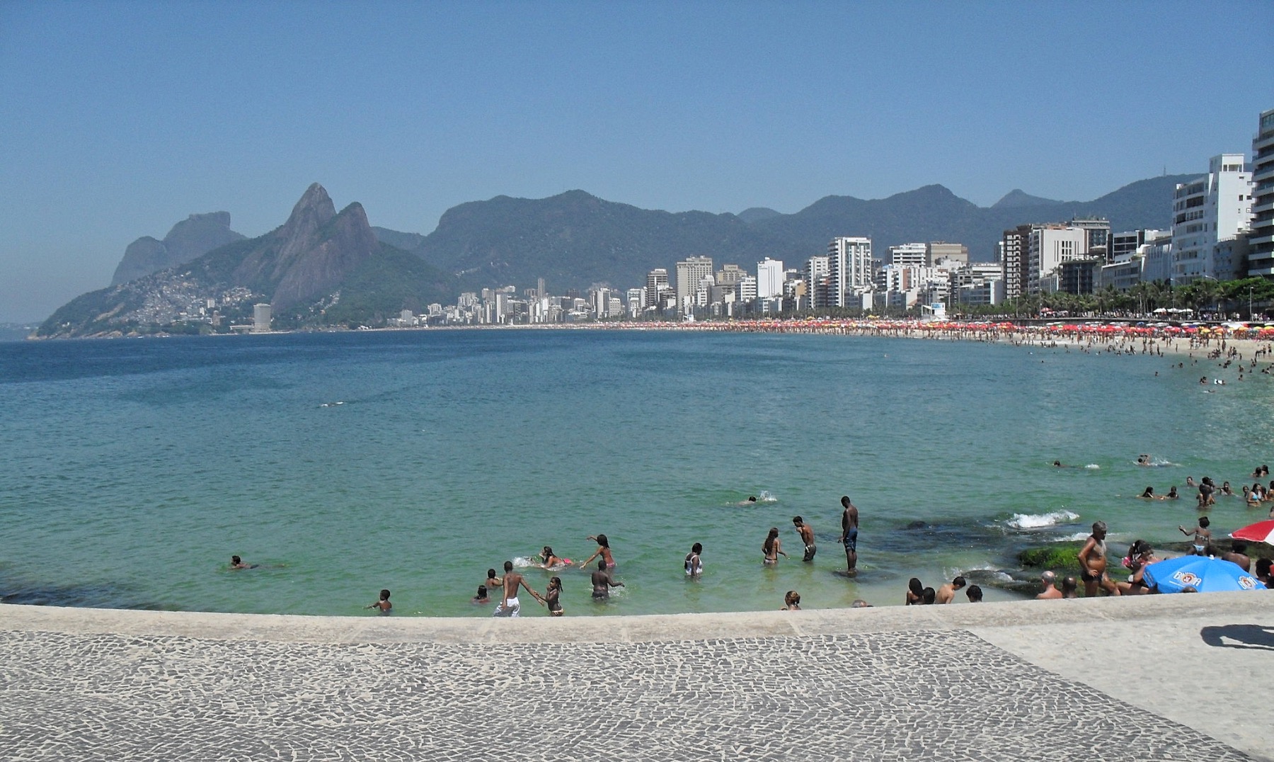 Arpoador beach | TravelBox - Global Trip Activity Planner