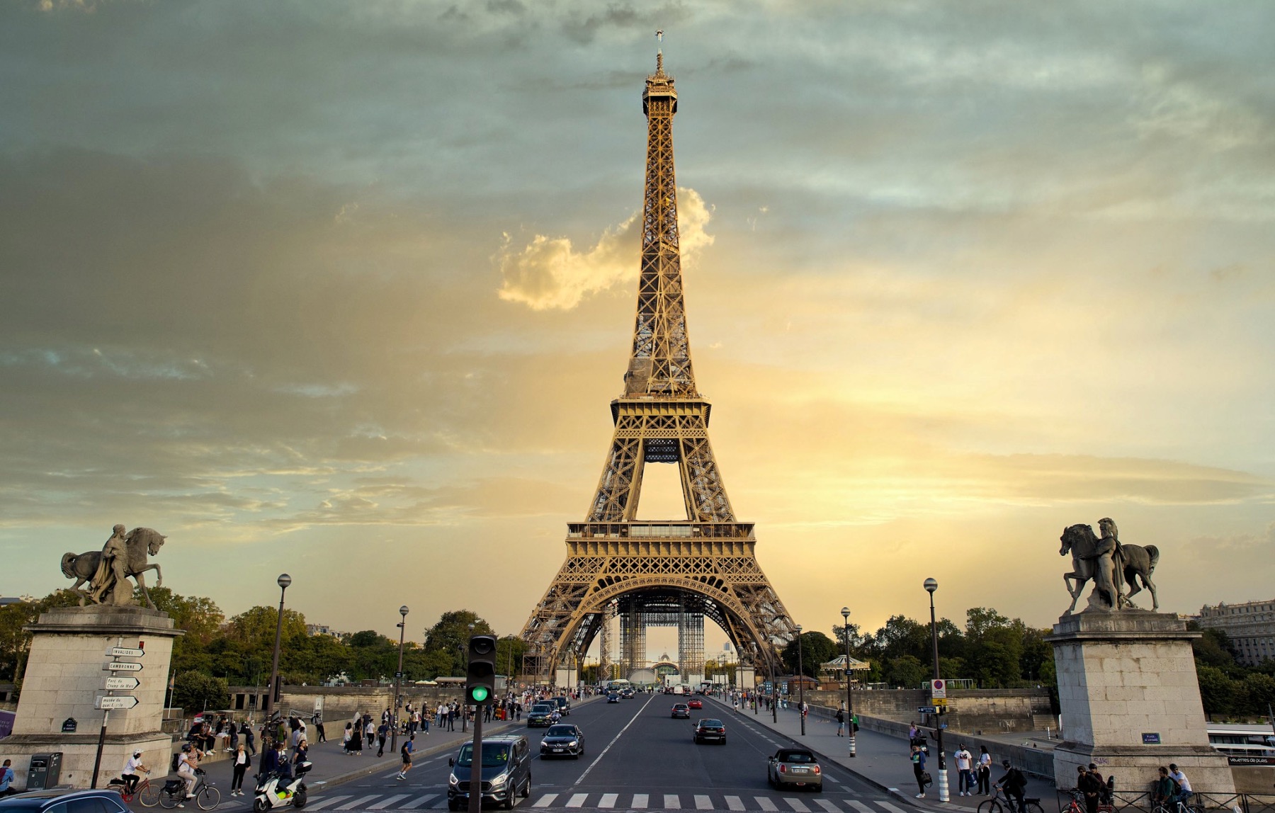 Eiffel Tower | TravelBox - Global Trip Activity Planner